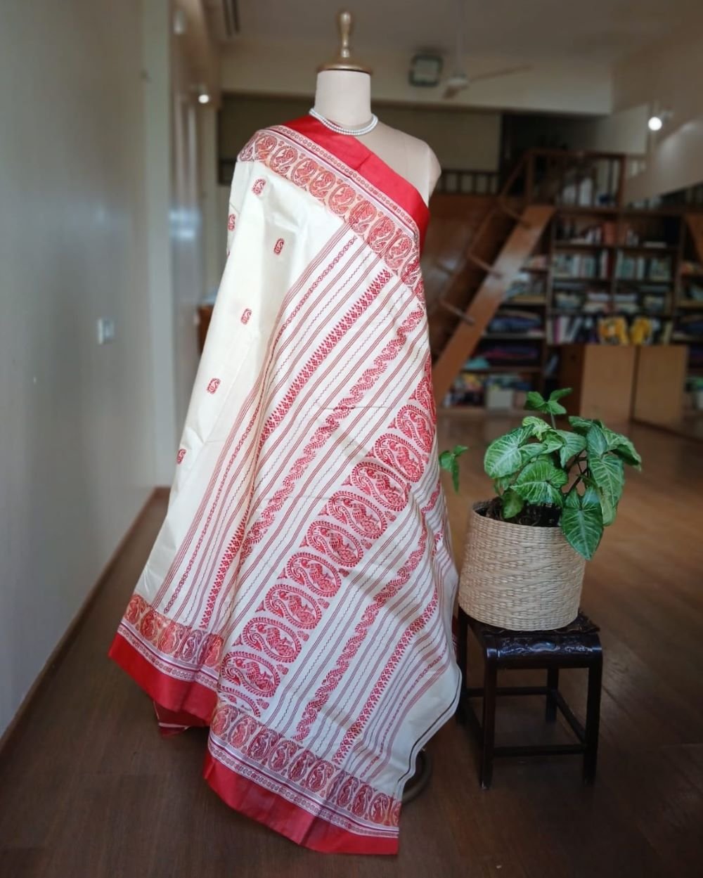 Garad Saree from Murshidabad – (GKSM0003) - The Magic Room