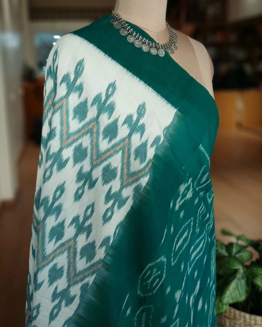 Single Ikat Saree - (SISS0002) - The Magic Room