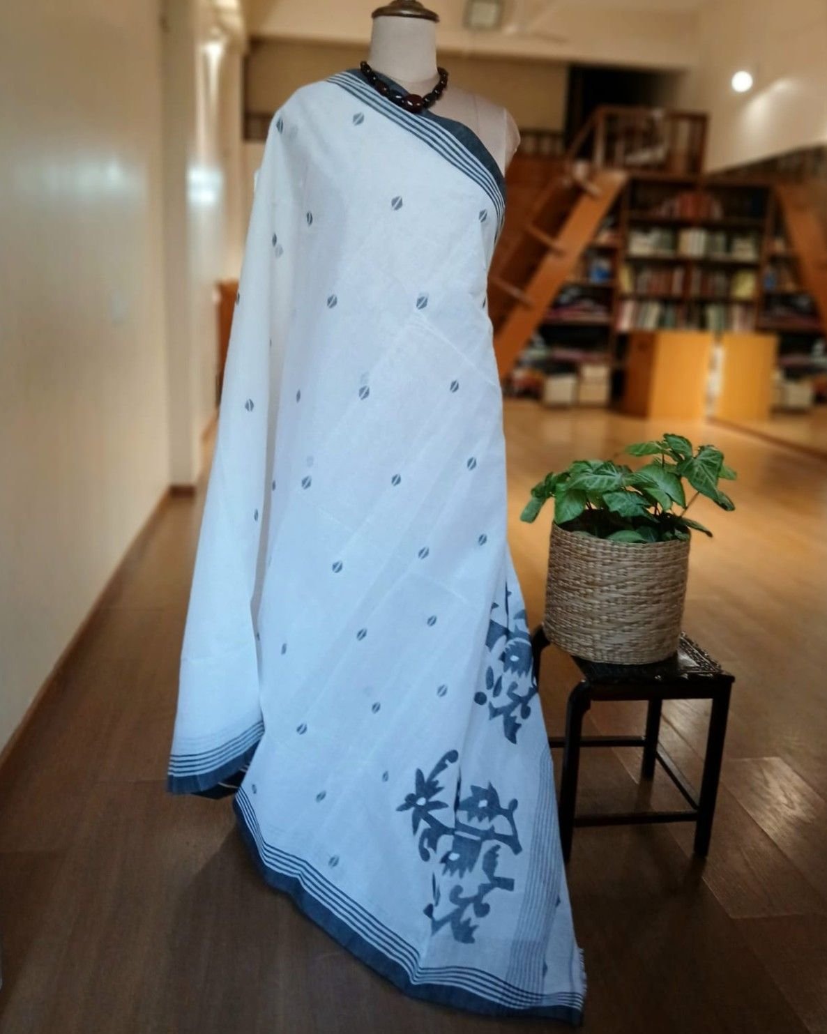 Crisp Cotton Hand Jamdani from Phulia in West Bengal - (CCHJ0002) - The ...